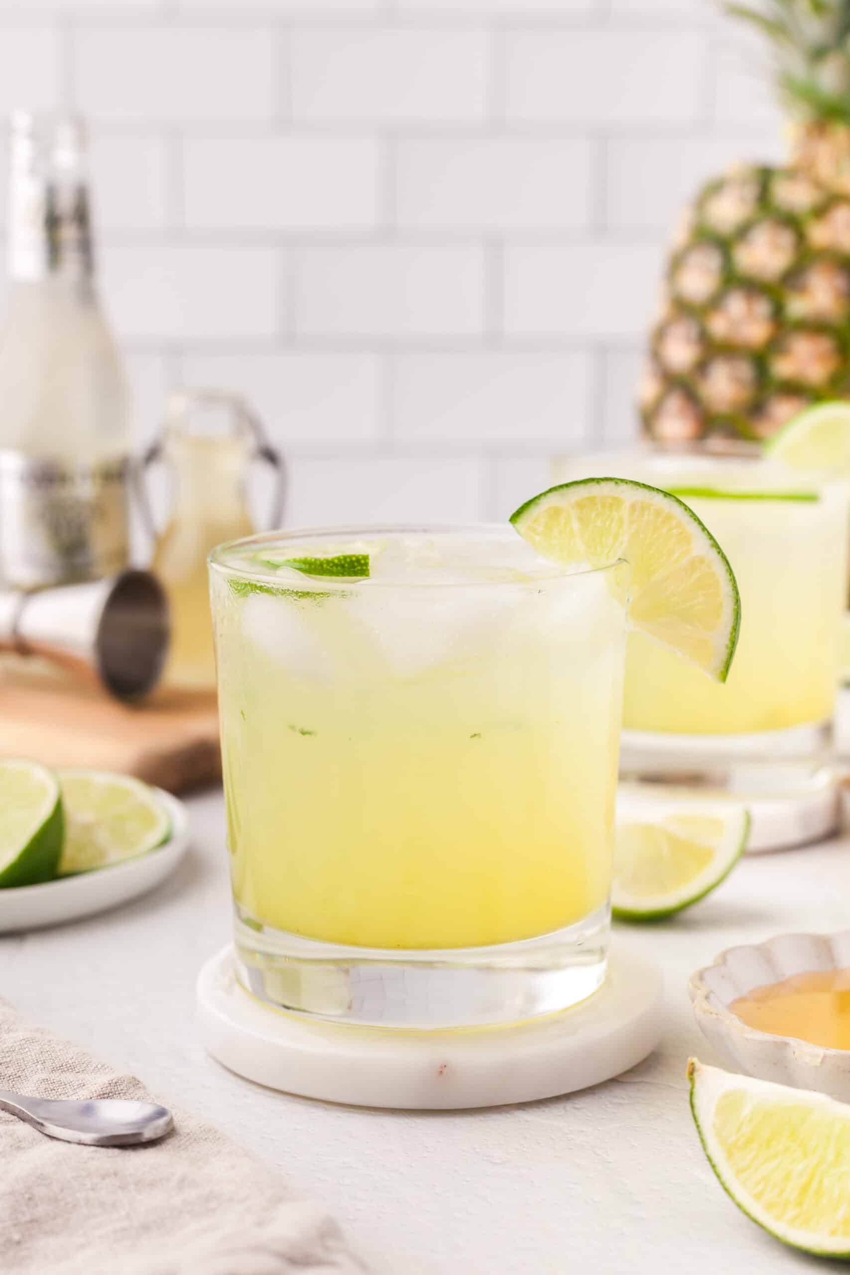 Easy Pineapple Ginger Beer Mocktail (Low Sugar) - The PCOS Nutritionist ...