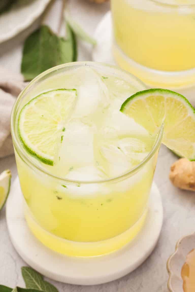 Easy Pineapple Ginger Beer Mocktail (Low Sugar) - The PCOS Nutritionist ...